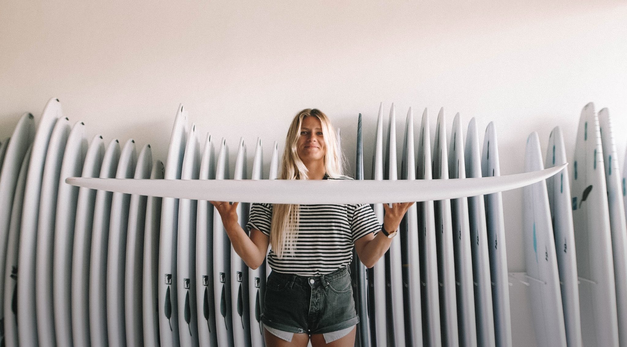 Surfboard Dimensions : Length, Width, Thickness & Foil